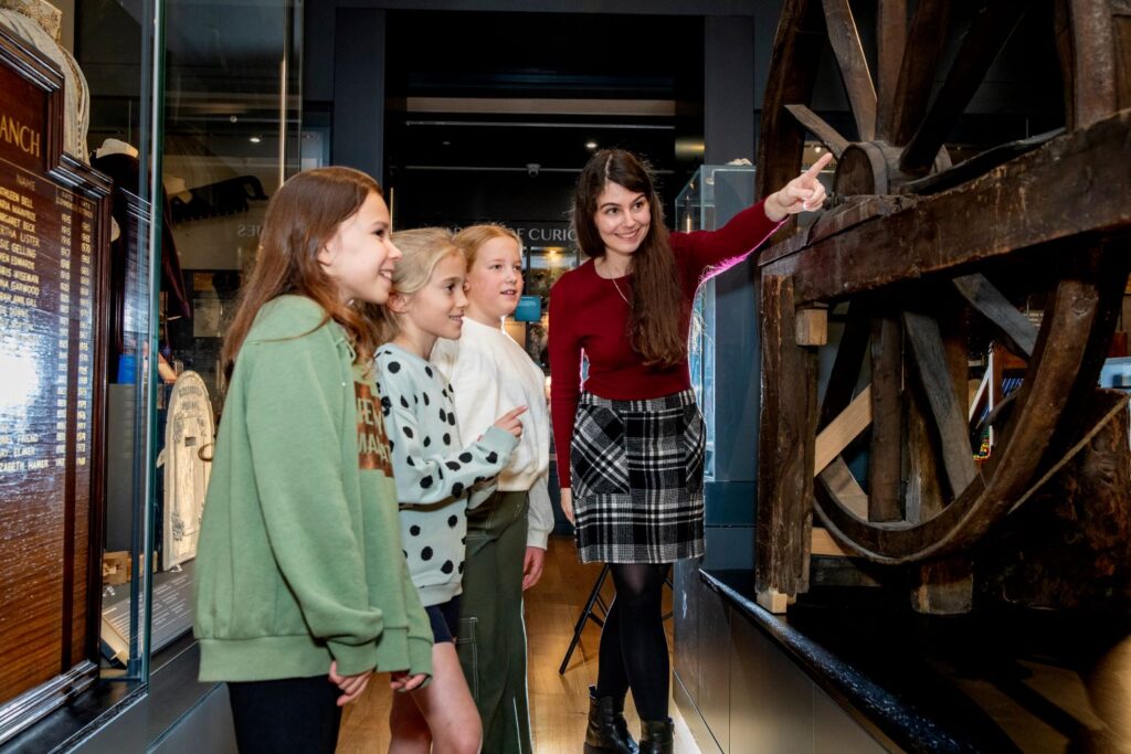 Key Responsibilities of an Exhibition Crew: A Comprehensive Guide ...